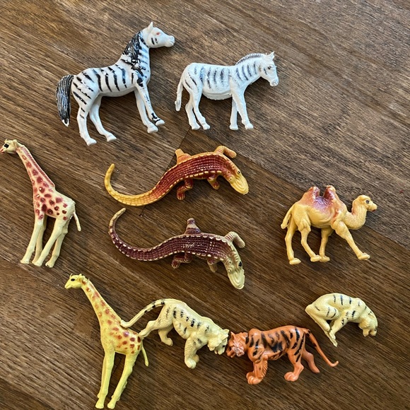 Toys | Vintage Wild Animals Zebra Alligator Tiger Giraffe Camel 1 Pcs ...